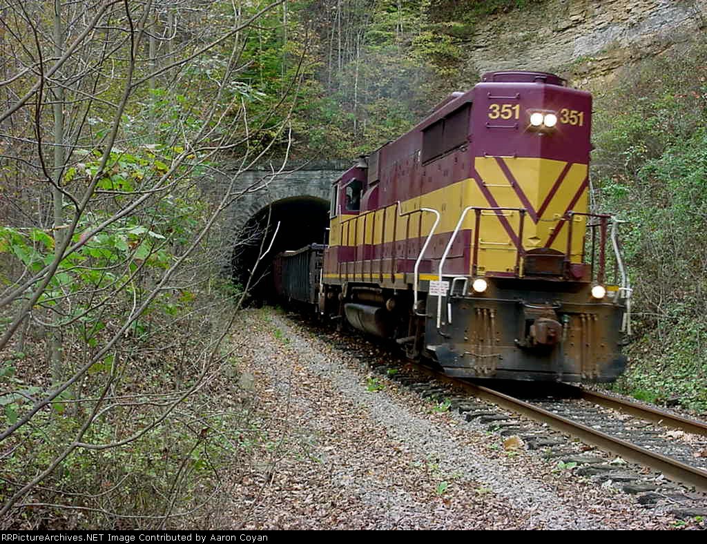 Great Miami/US Rail 351 exits the west portal of Byer Tunnel, formerly B&O Ohio Division tunnel #1.